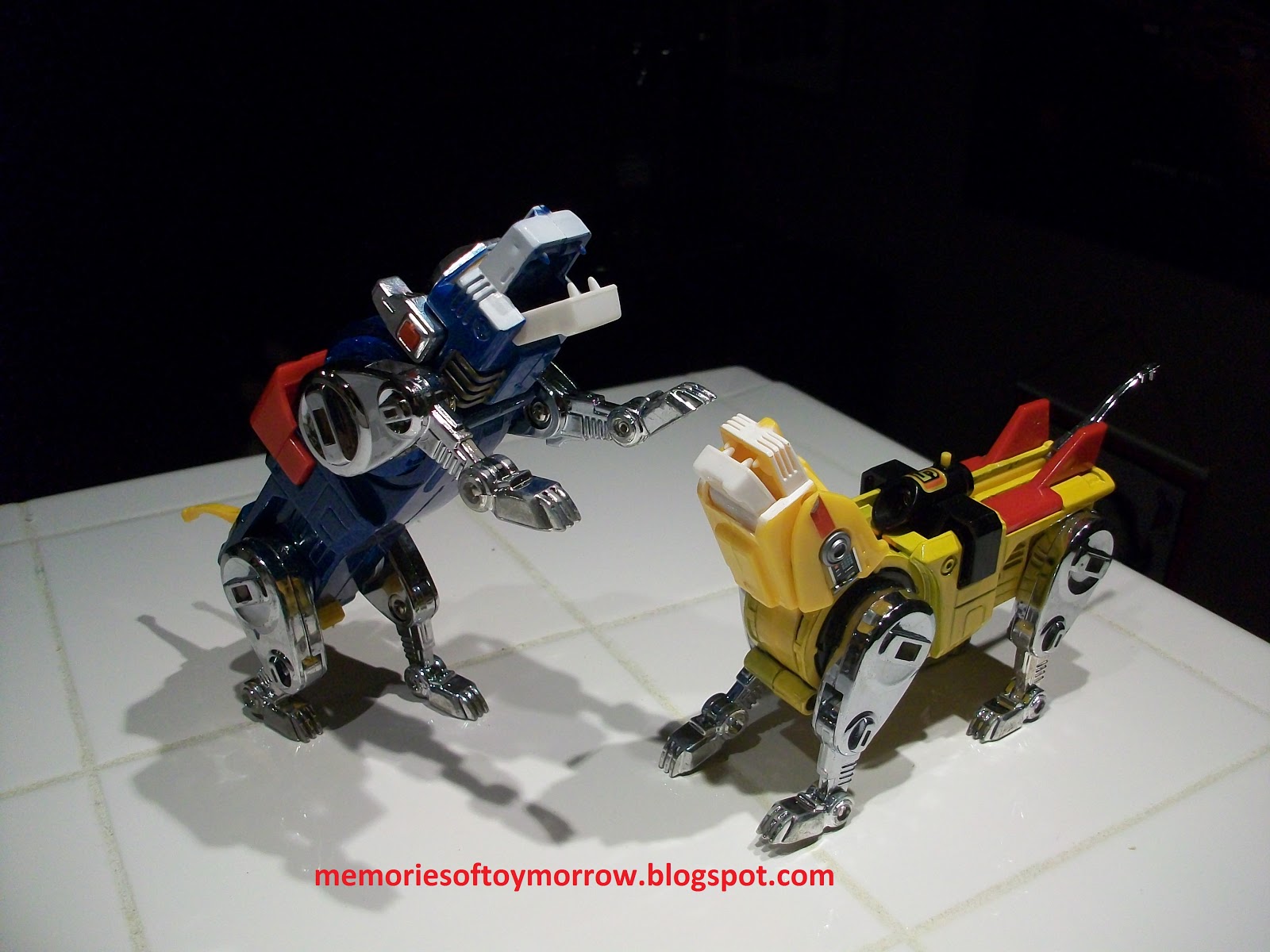 Memories of Toymorrow: Is it Voltron or is it Lionbot...who cares, its ...