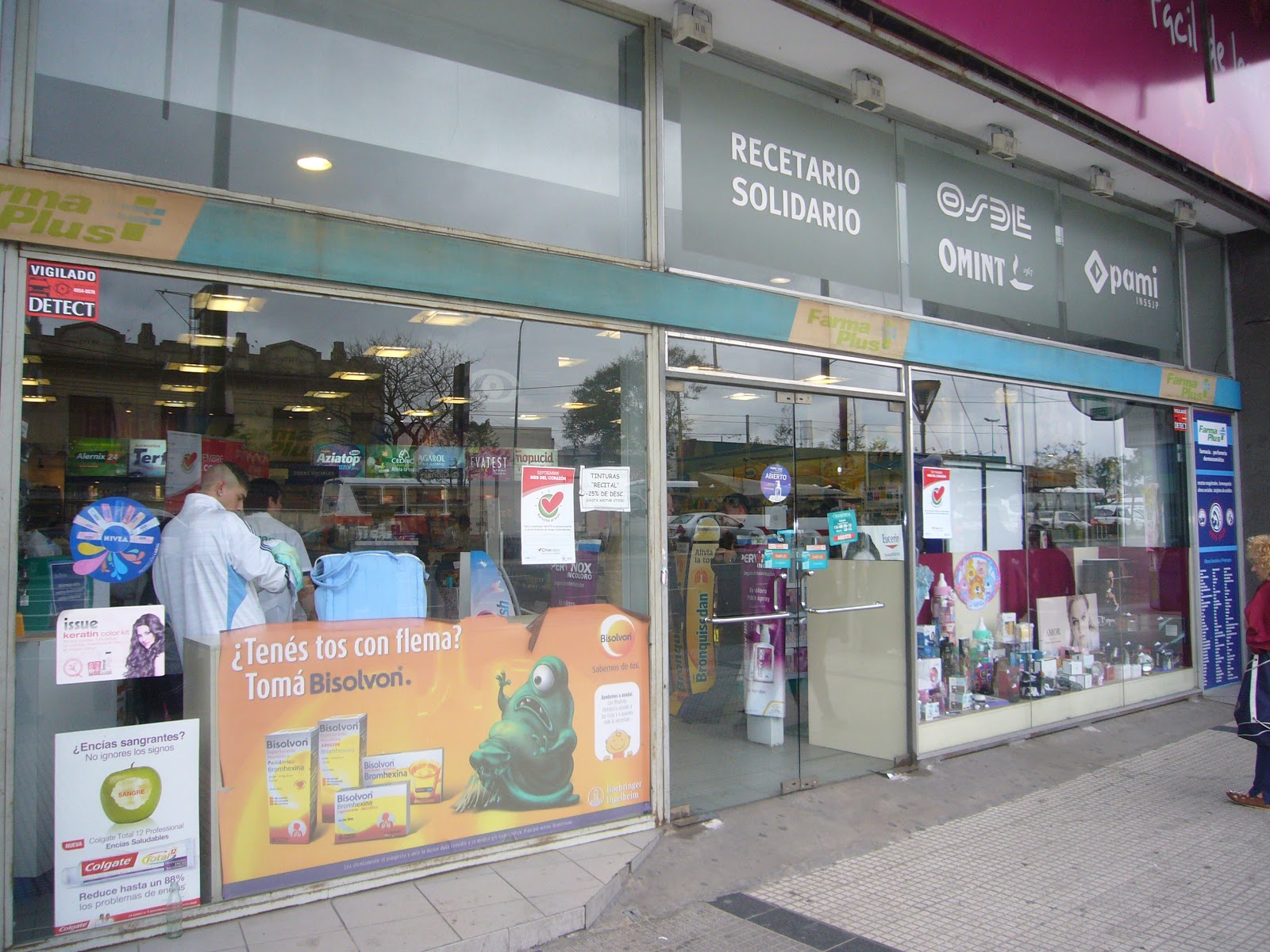 XDG Disegno: Farma Plus (Farmacias & Perfumerías)