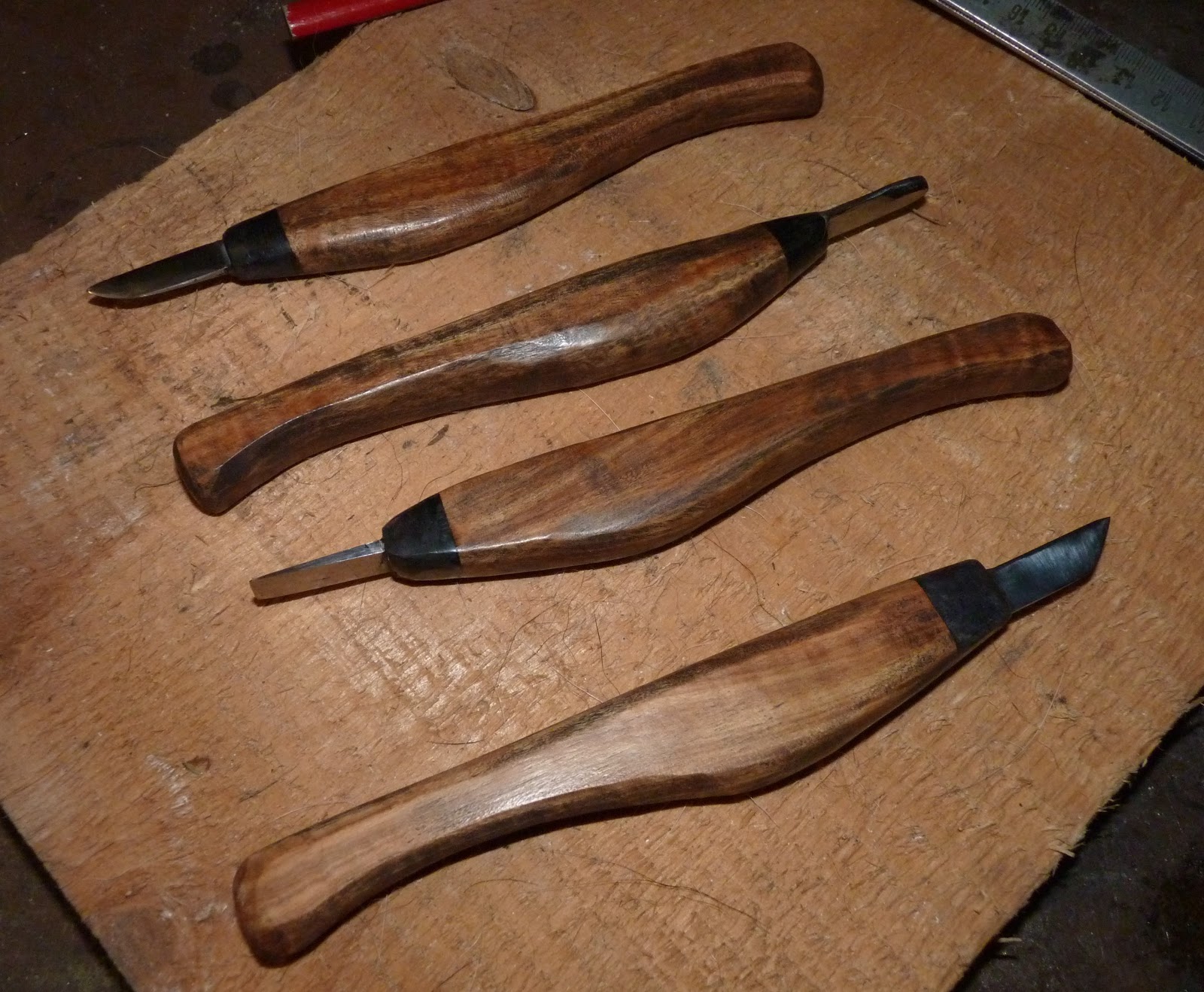 Atelier Sous La Colline: Kit pour sculpter le bois