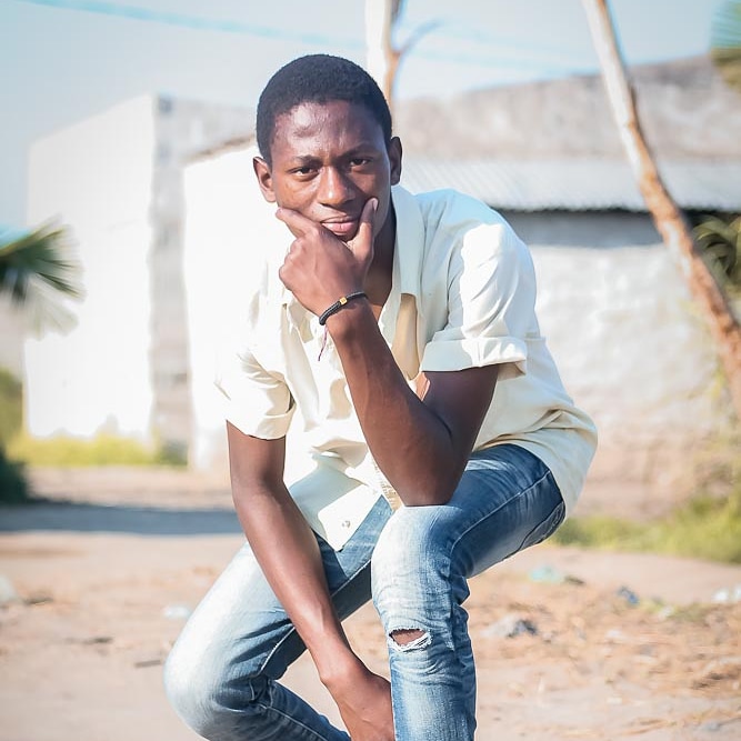 Biografia do cantor Nax Fill_Artist