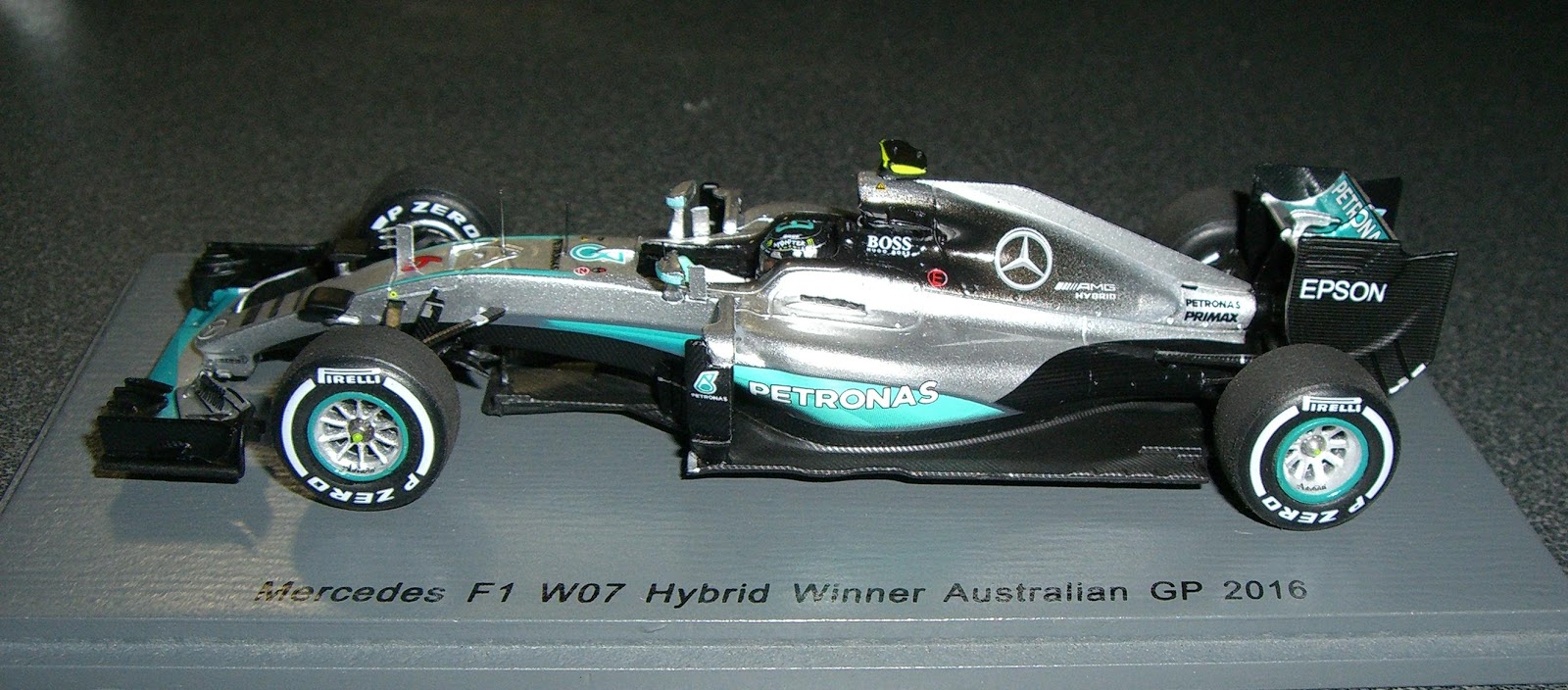 1-43-scale-model-car-collection-1-43-scale-f1-2010-s