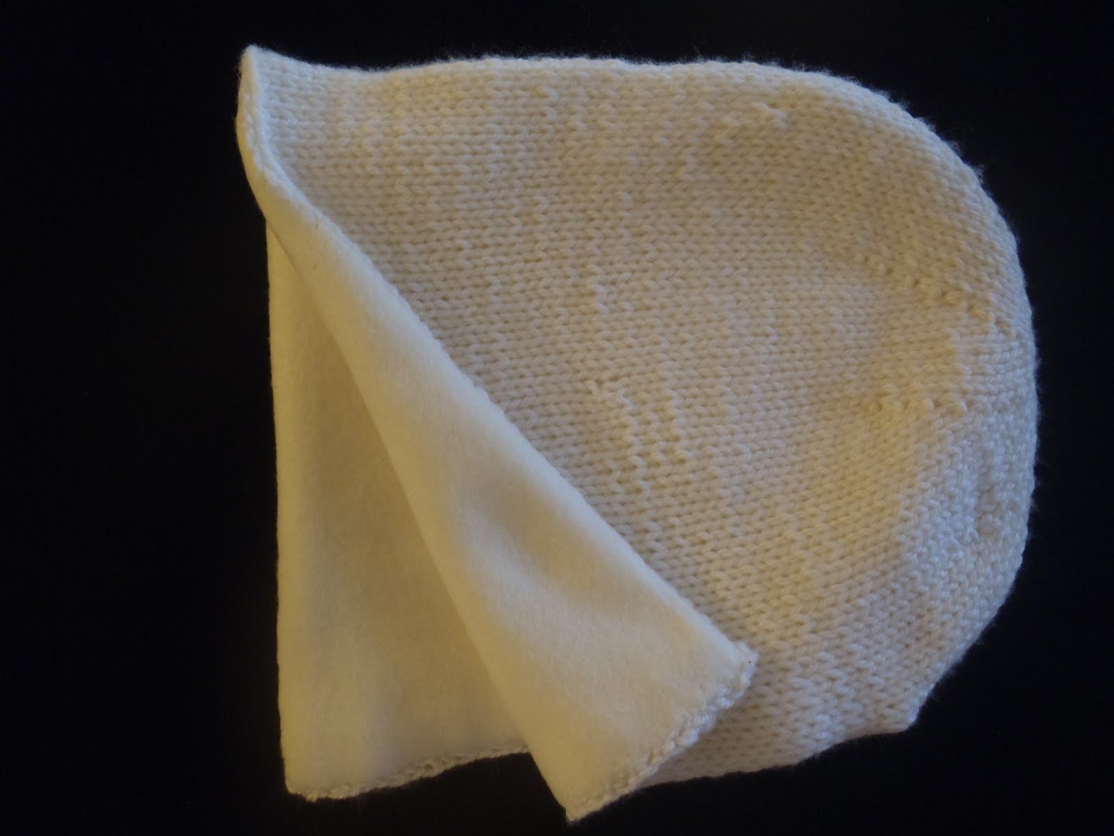 Brown Cat Bakery: Knitted Bonnet