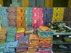 BATIK KHAS KUNINGAN: MACAM-MACAM CORAK & WARNA BATIK KHAS KUNINGAN