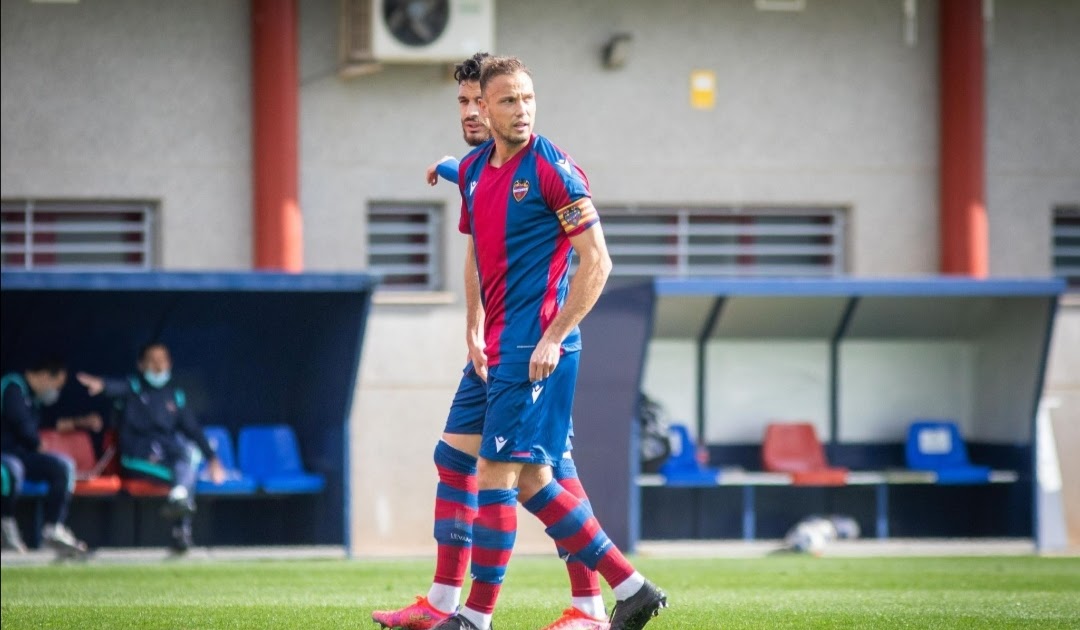 Pablo Íñiguez: "Un futbolista nunca debe dejar de trabajar aunque sea ...