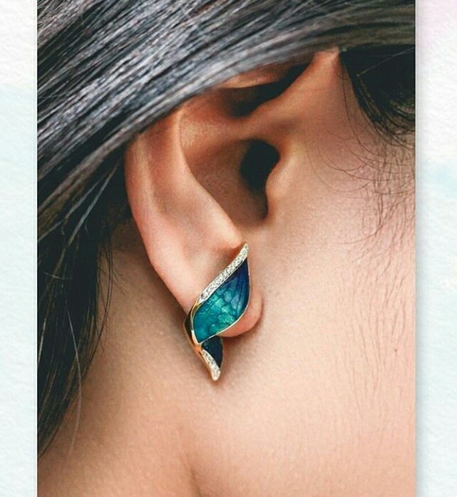 The Latest Diamond Earrings Collection by Caratlane