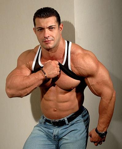 LA PERFECTION FAITE HOMME