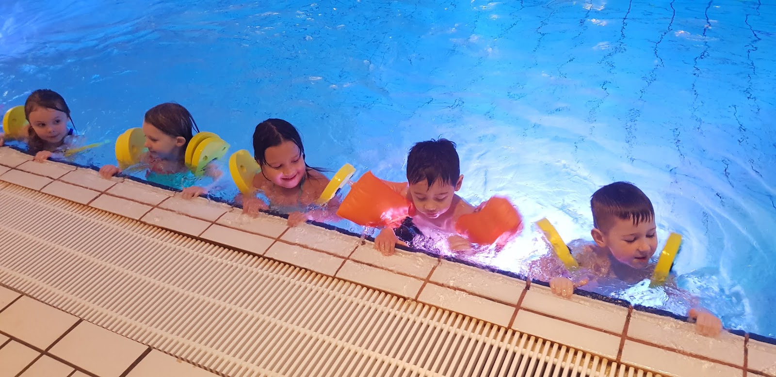 Welkom op de blog van de oudste kleuters: Naar het zwembad...