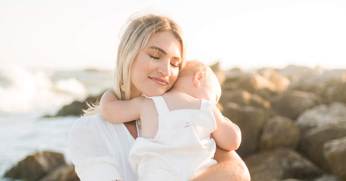 The Rookie Mom | Holly Harrell