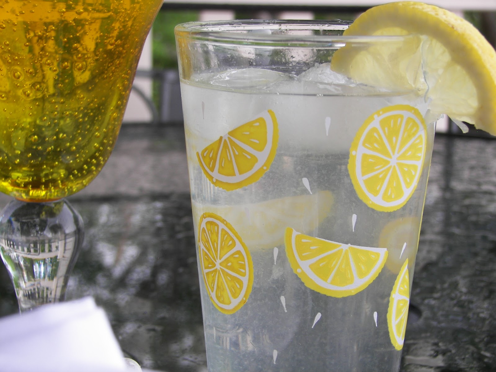 Red Couch Recipes: Lemon Love Tablescape