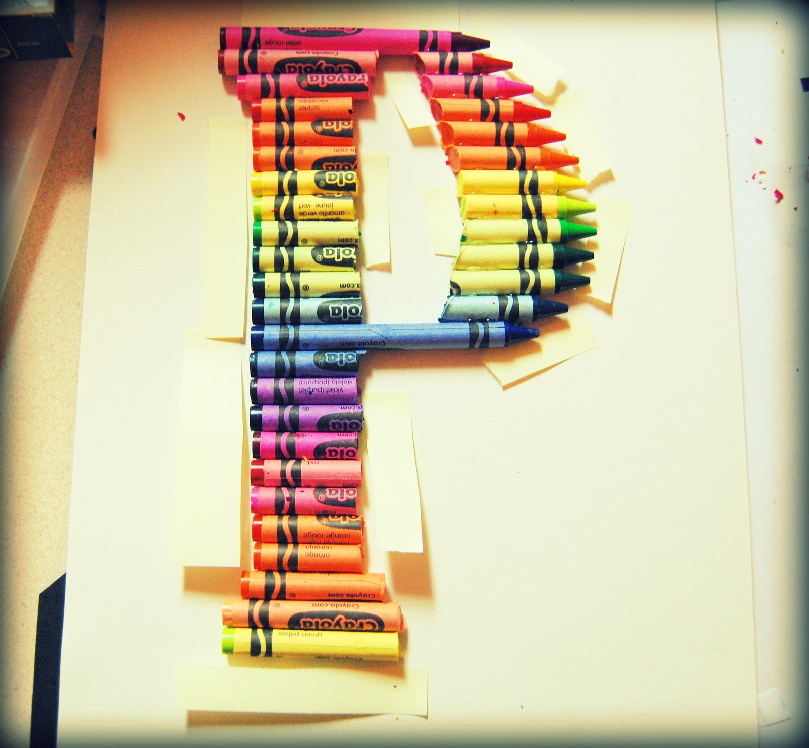 518 Interiors: Crayon Monogram Tutorial