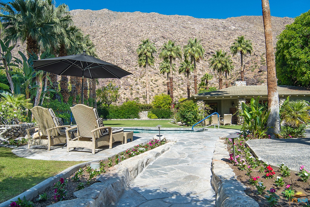 Sweet House Dreams: Rose Cottage, 1937 Cottage in Palm Springs, California