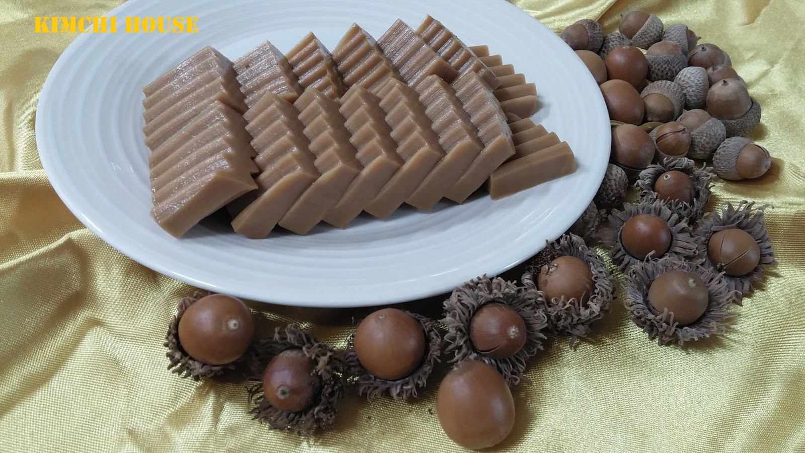 Kimchi House: Homemade "Dotorimuk"(Acorn Jelly)/橡子凉粉/도토리묵