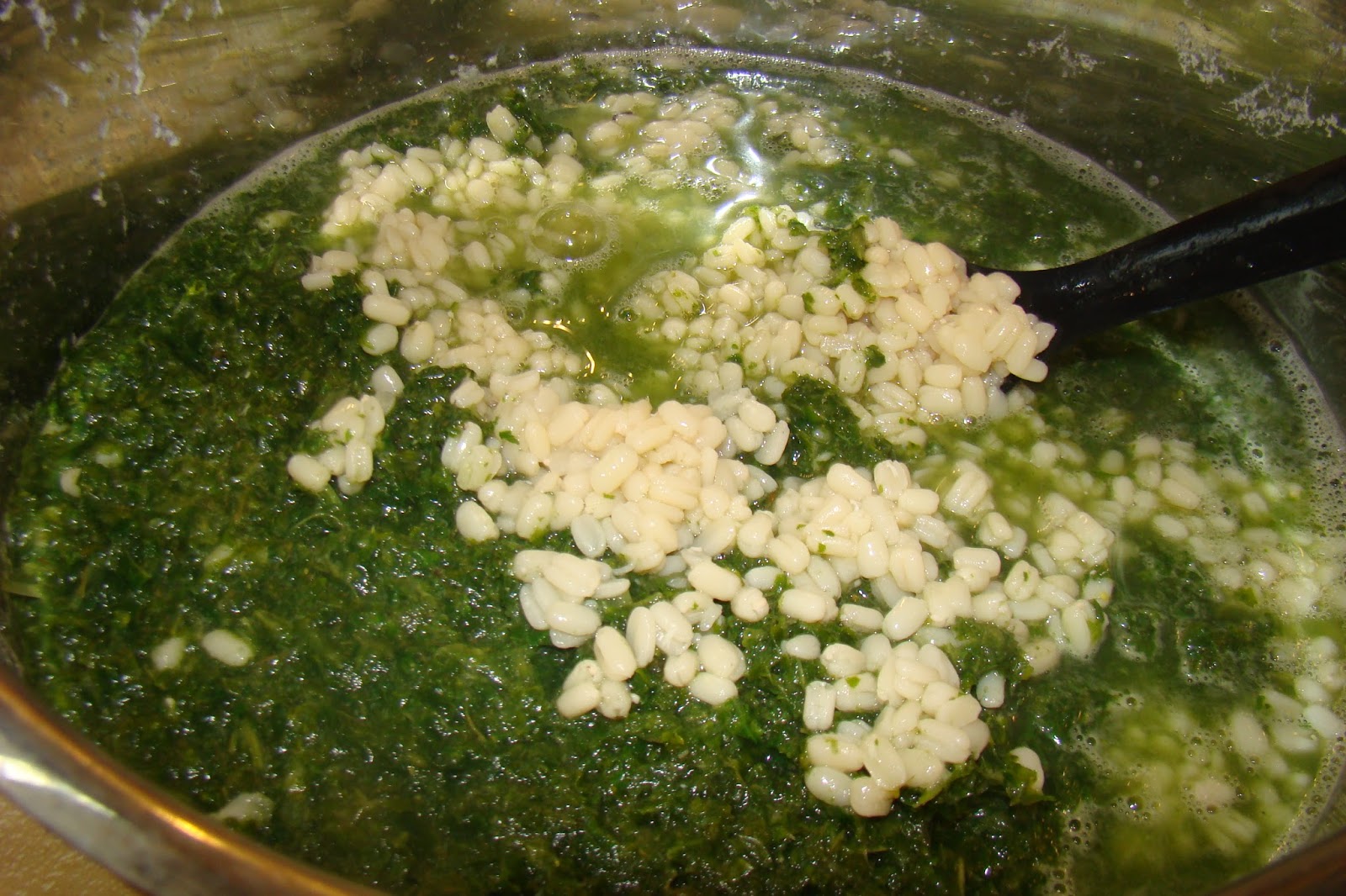 My Favorite Recipes Collection: Kale and Whole Urad Beans Curry