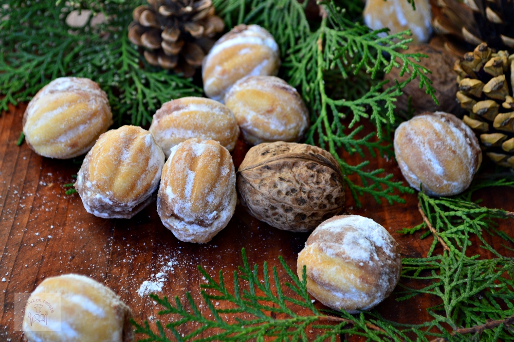 Nuci umplute cu crema - CAIETUL CU RETETE