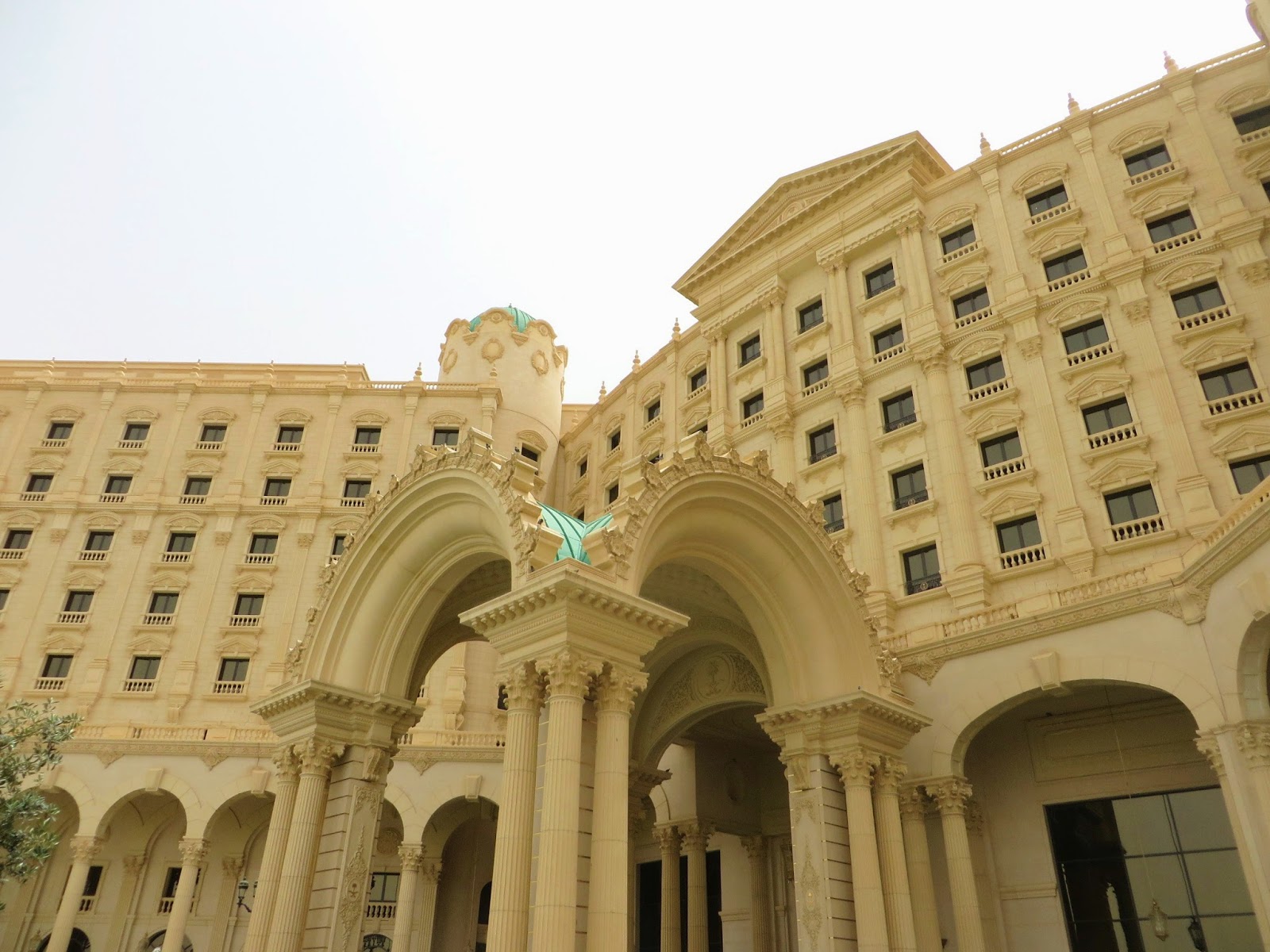 A fabulous stay at Ritz Carlton, Riyadh, KSA - Live a little