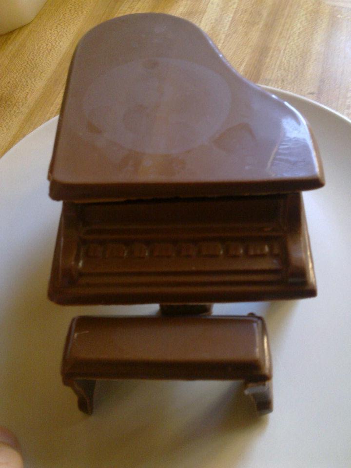 Kiss to Chocolate: My piano and music symbol chocolate