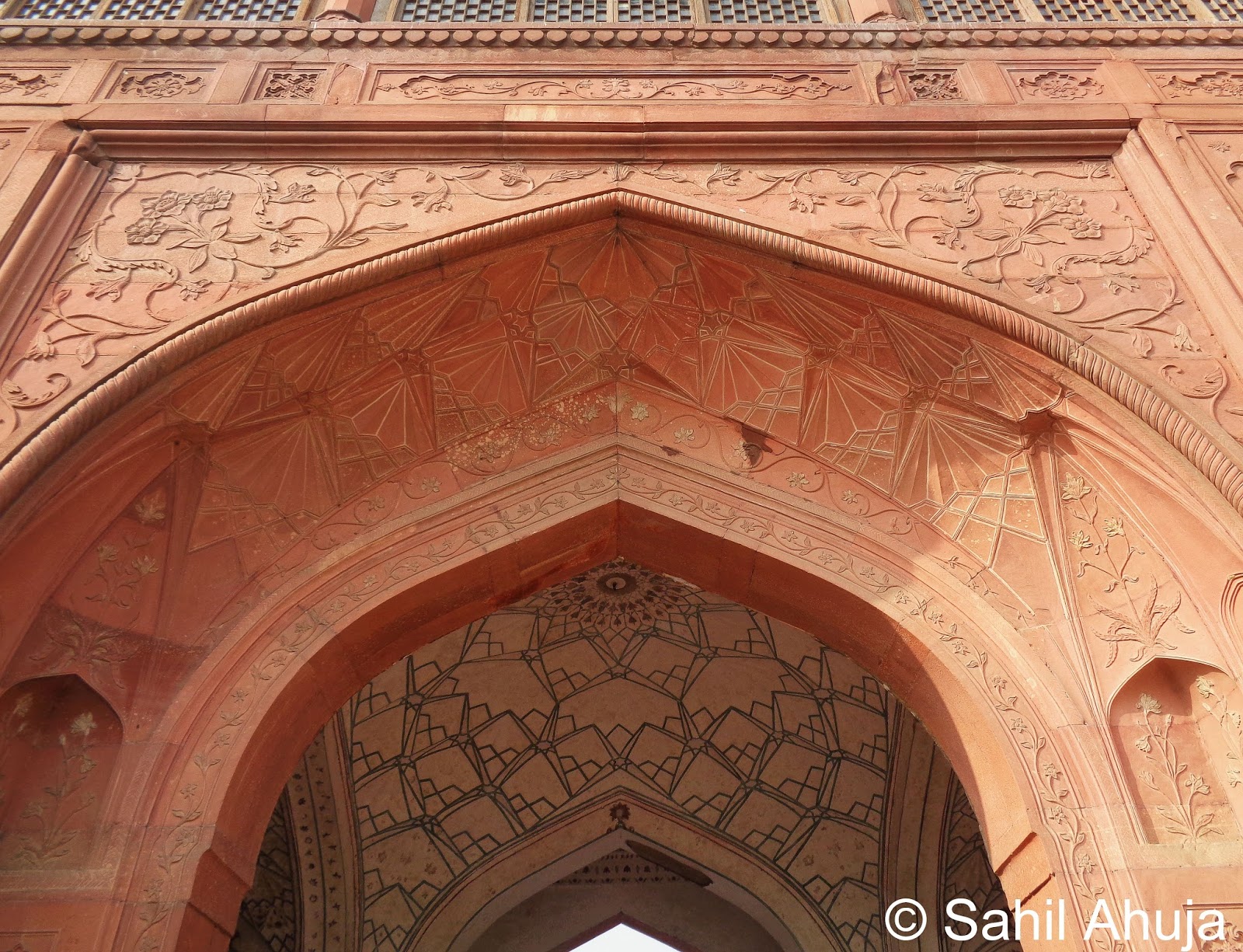 Pixelated Memories: Naubat Khana and Indian War Memorial Museum, Red ...