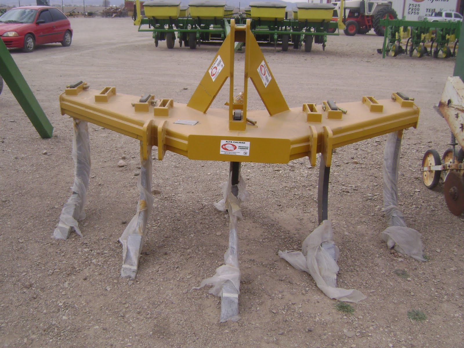 MAQUINARIA AGRICOLA INDUSTRIAL: Subsuelo Amarillo Ajustable de 5 Picos ...