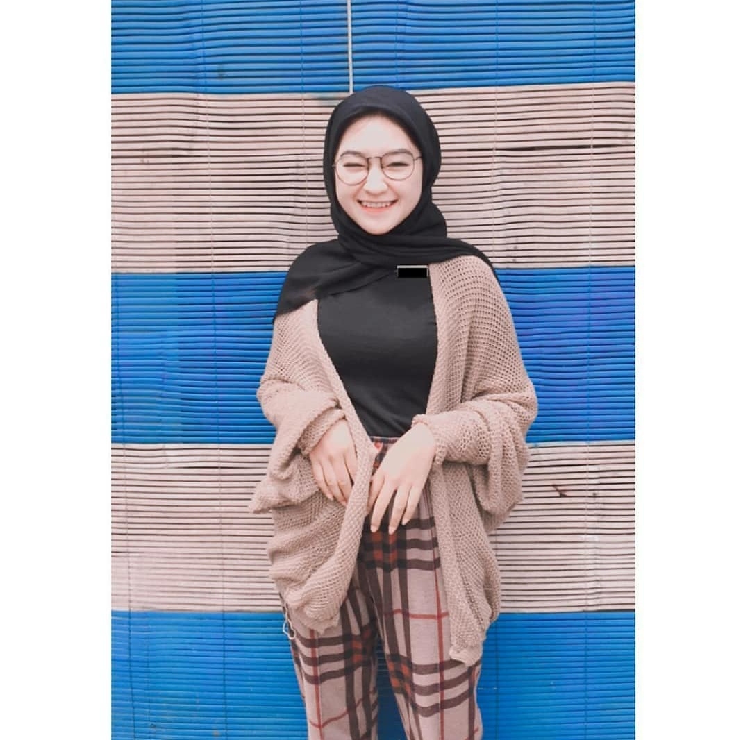 Kumpulan foto + video ukhti nonjol susu sapi perah - UKHTI GEMES Kumpulan foto + video ukhti nonjol susu sapi perah - UKHTI GEMES