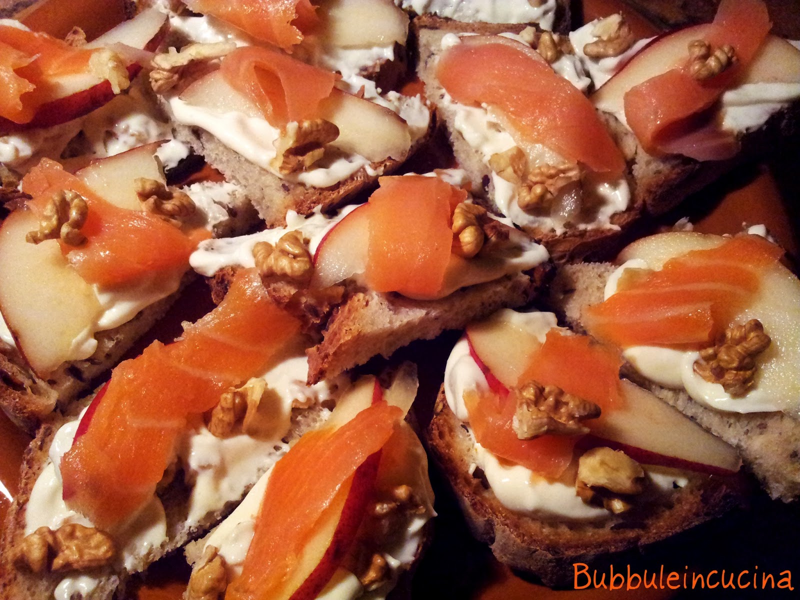 Bubbule in cucina...: Pane con crema al formaggio e salmone
