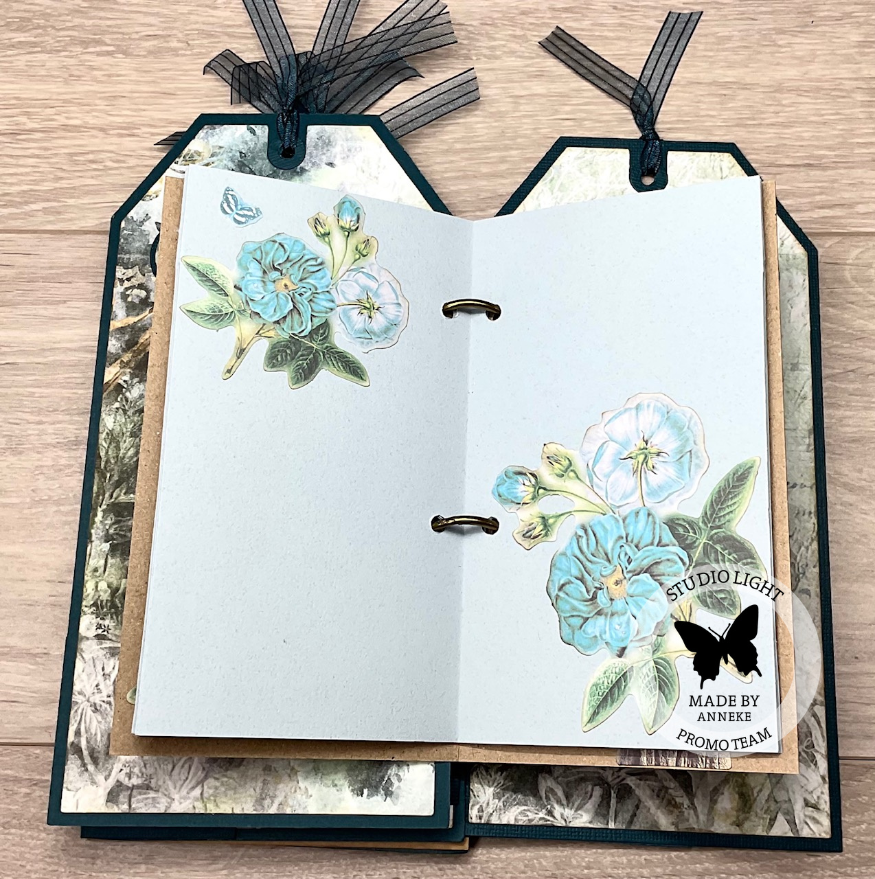 ANNEKESCARDART: Label boekje met de Classic Tags van Studio Light