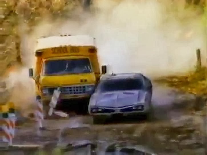 The Bloody Pit of Horror: Wheels of Terror (1990)