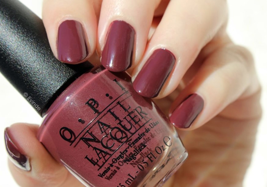 OPI Scores A Goal! | Review + Swatches | Evinde's Blog