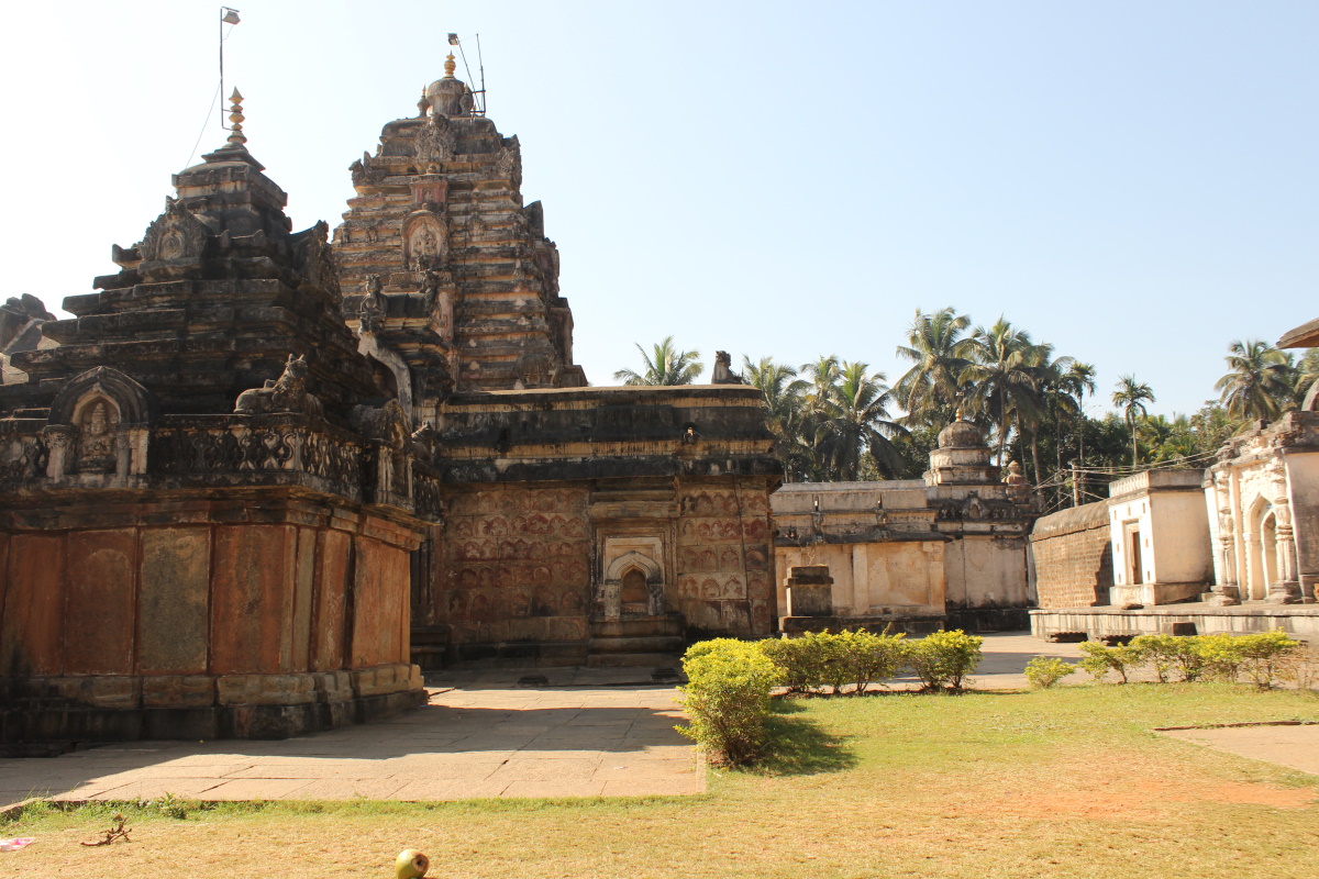 Journeys across Karnataka: Madhukeshwara Devastana, Banavasi - part 1
