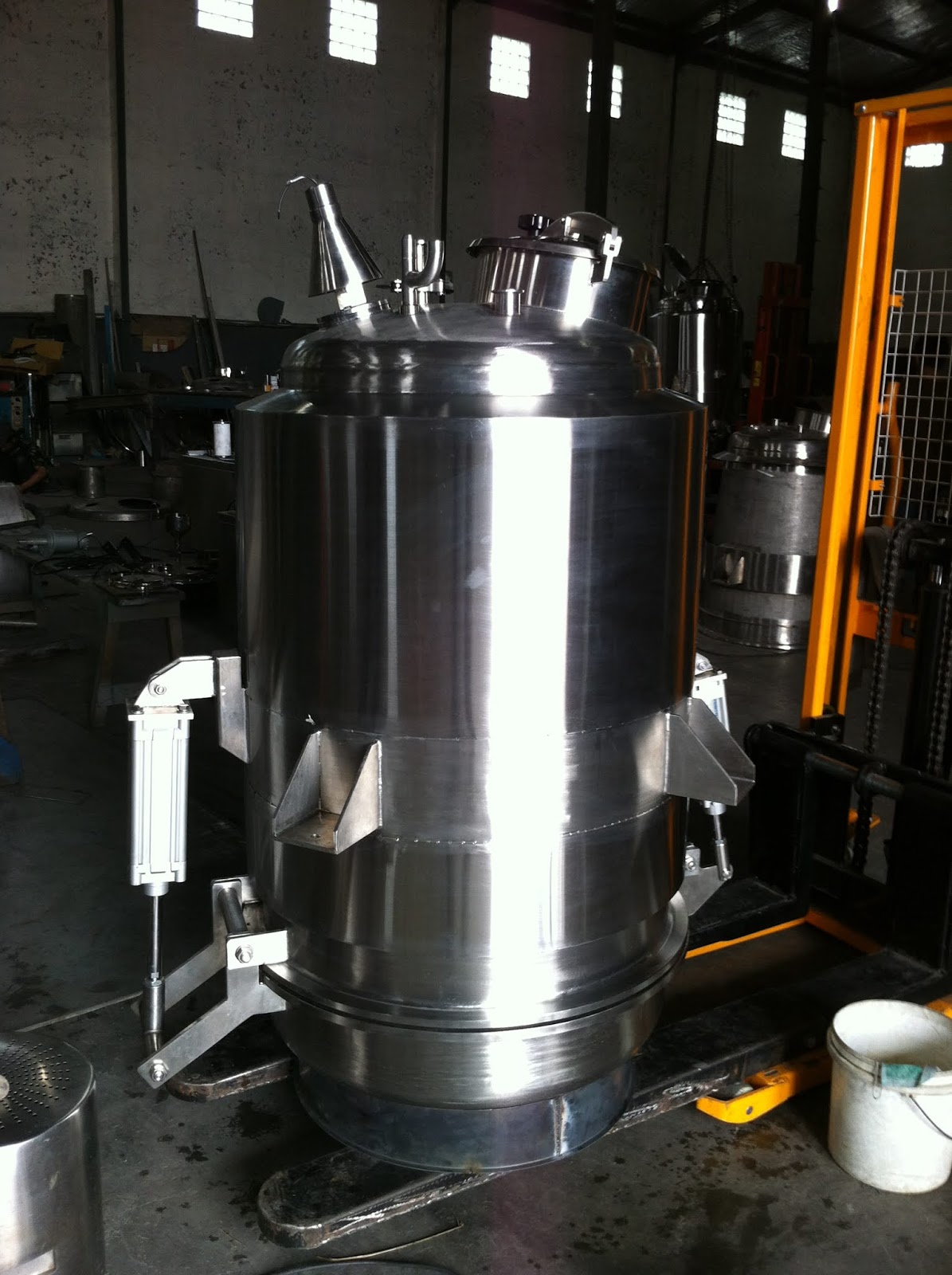 SPESIFIKASI MESIN FARMASI: SPESIFIFKASI TANKI PERKOLATOR KAPASITAS 50 LITER