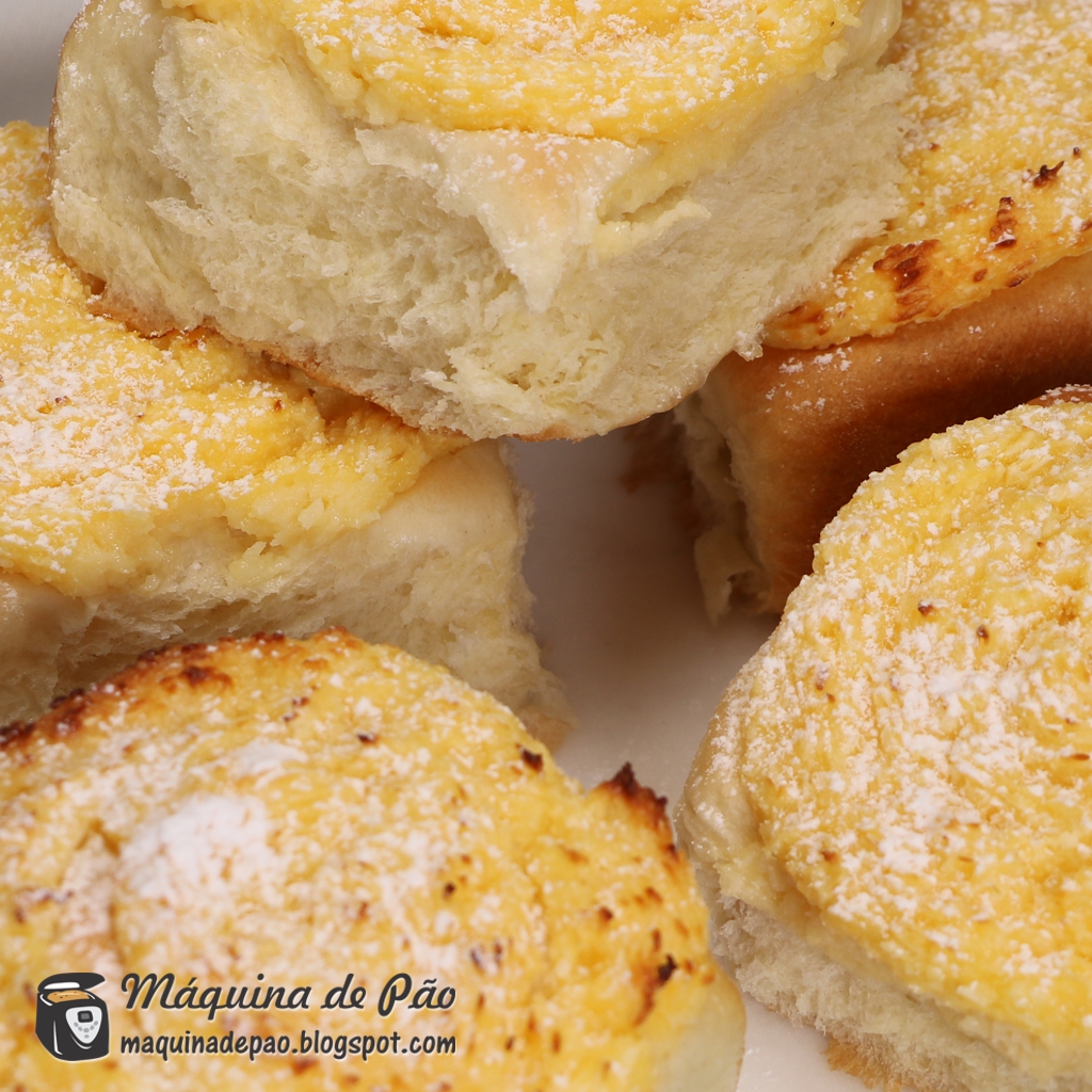 O pão de Deus é um pão típico de Portugal, muito presente em todo o ...