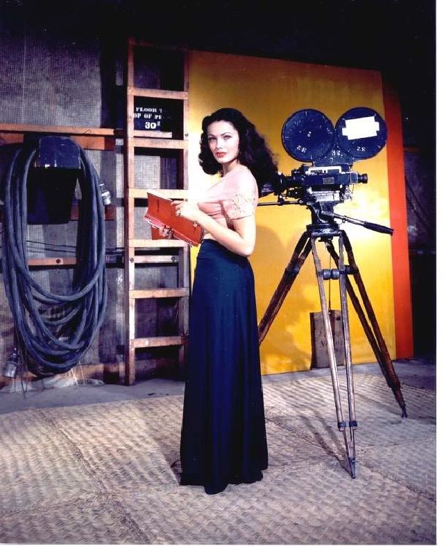 33 Gorgeous Photos of Gene Tierney During Filming “Sundown” in 1941 ...