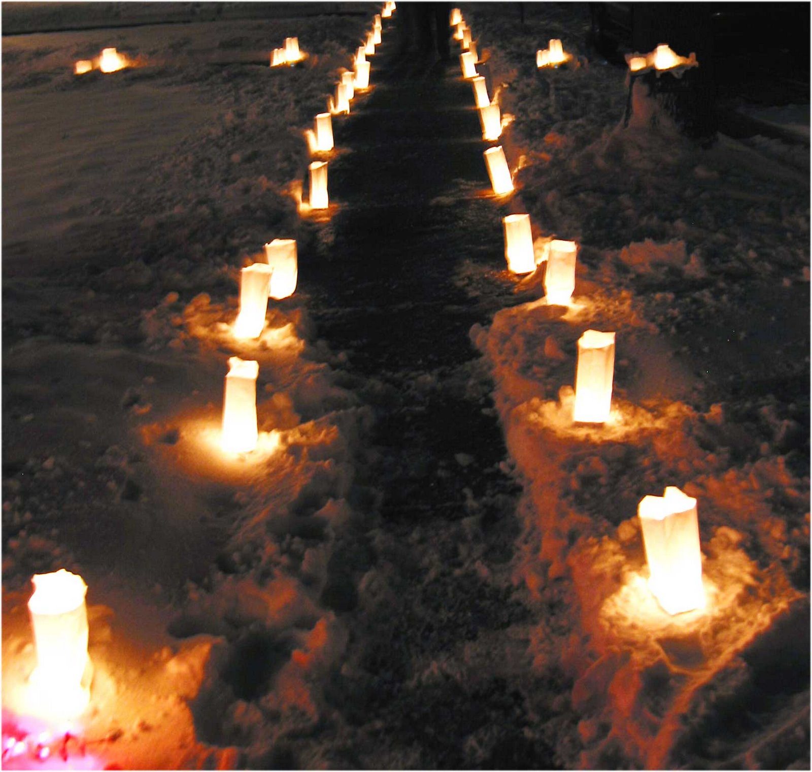 Gannondale Neighborhood: Gannondale Neighborhood Luminaria Night!