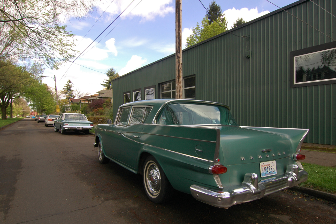 OLD PARKED CARS.: 1959 Rambler Six.