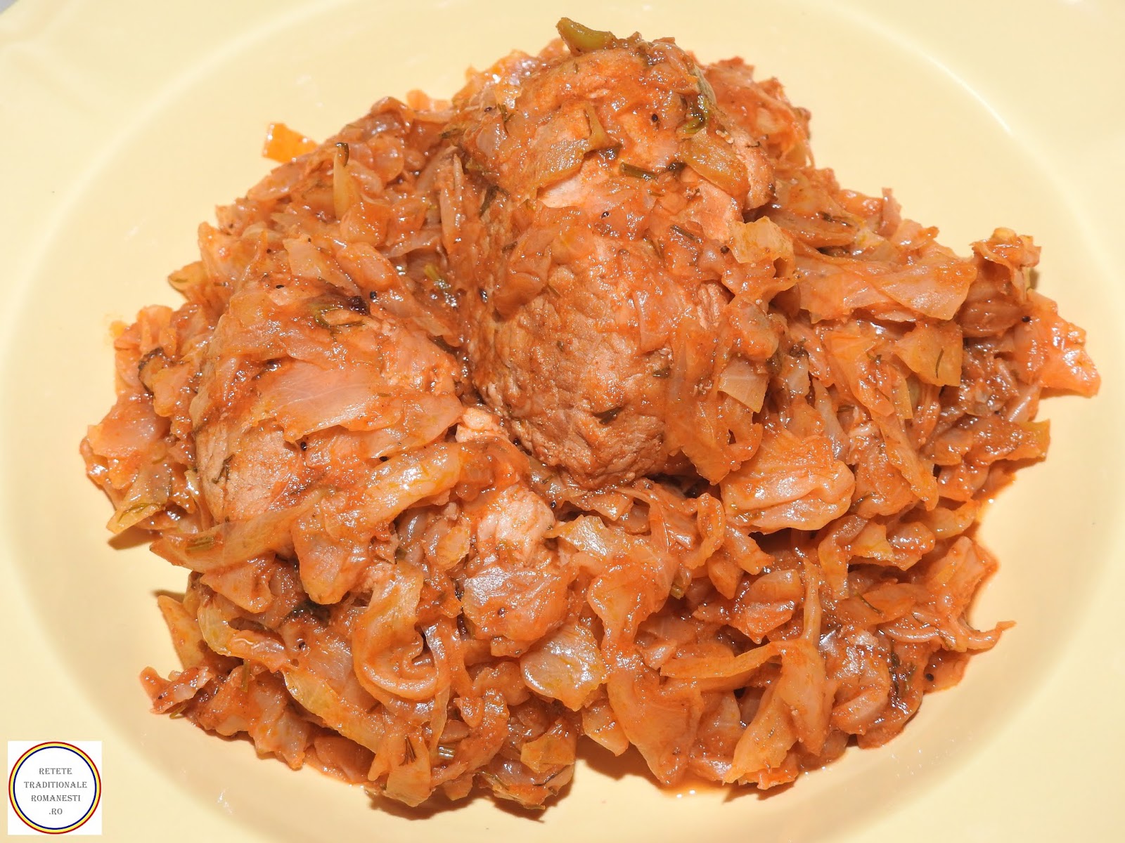 Varza dulce cu porc reteta | Retetetraditionaleromanesti.ro