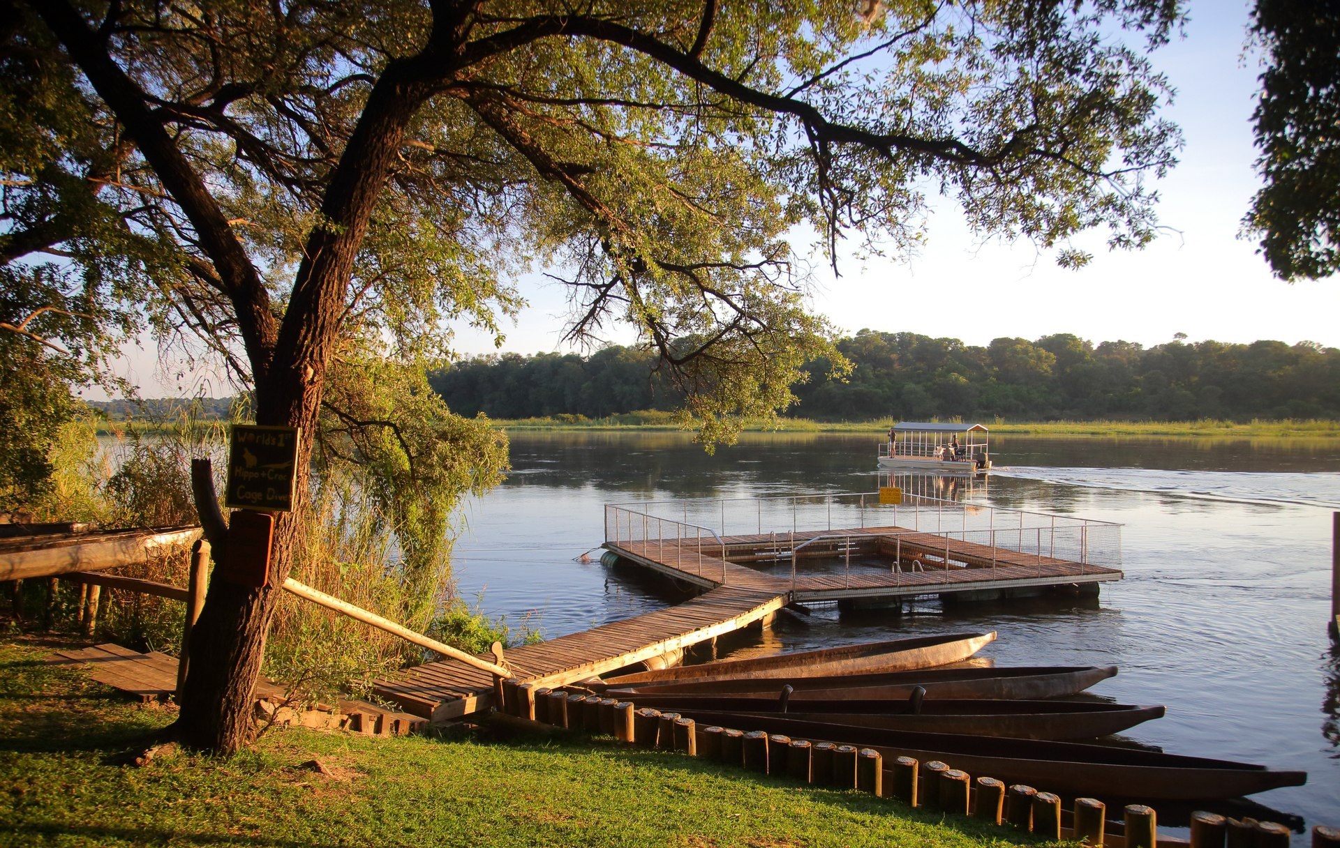 Cubango Okavango River, Botswana (with Map & Photos)