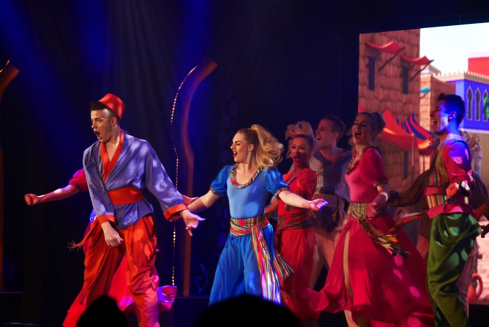 Butlins : the entertainment - This day I love.......