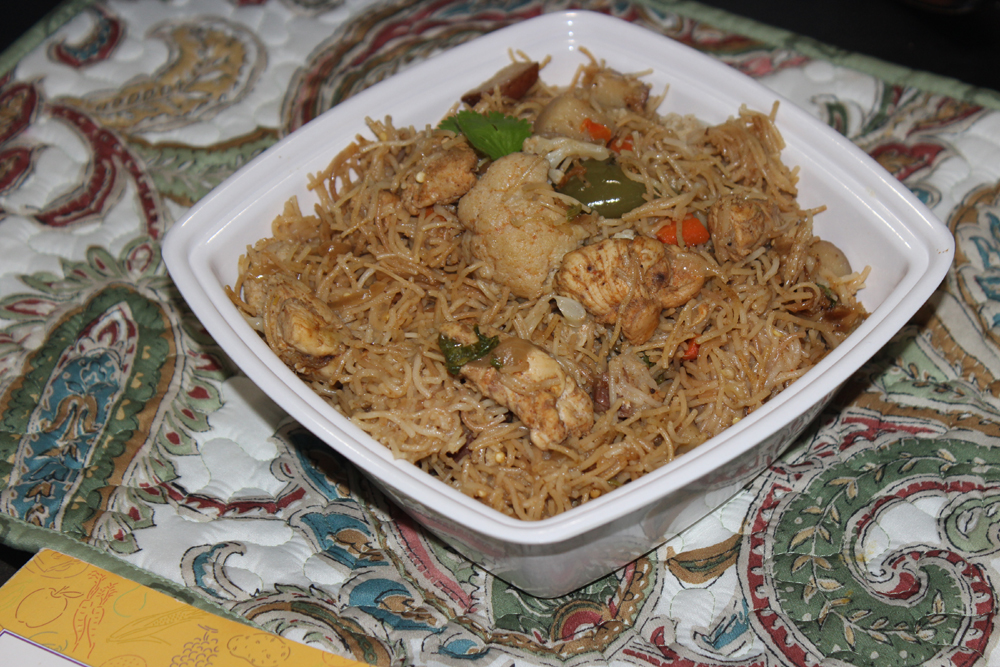 Saanvis food: Semiya/Vermicelli Chicken Pulao with Coconut Milk