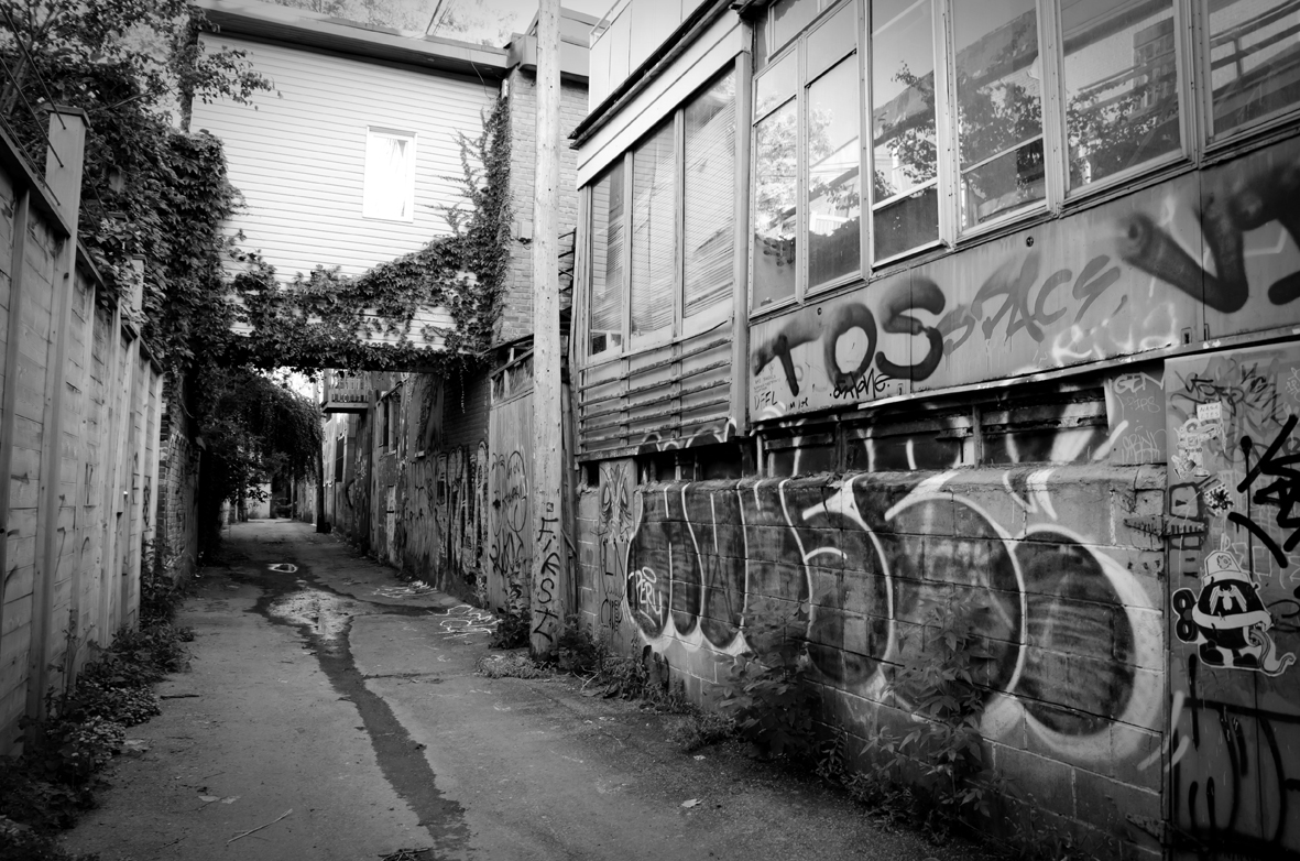 FOTOTOURMONTREAL an >FI3200/ bLOG: Love your slums