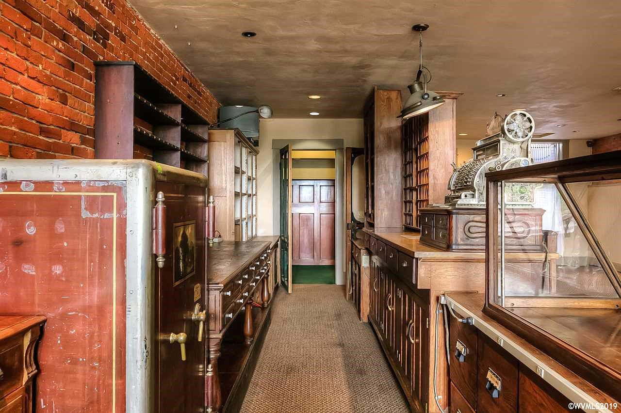 Sweet House Dreams: 1890 Brick Storefront with Apartment in ...