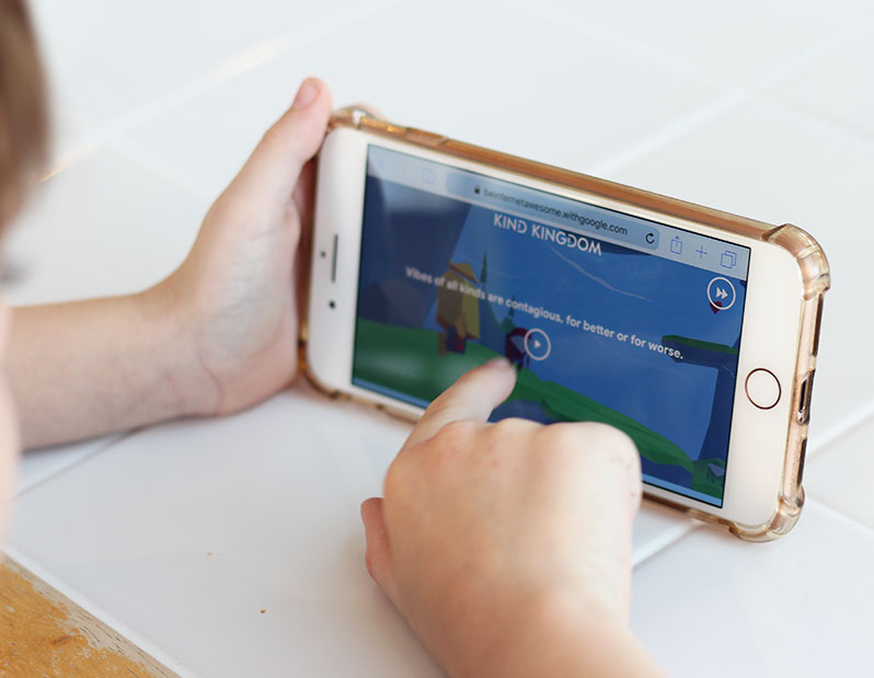 How to Teach Kids to Be Kind Online | Sunny Day Family