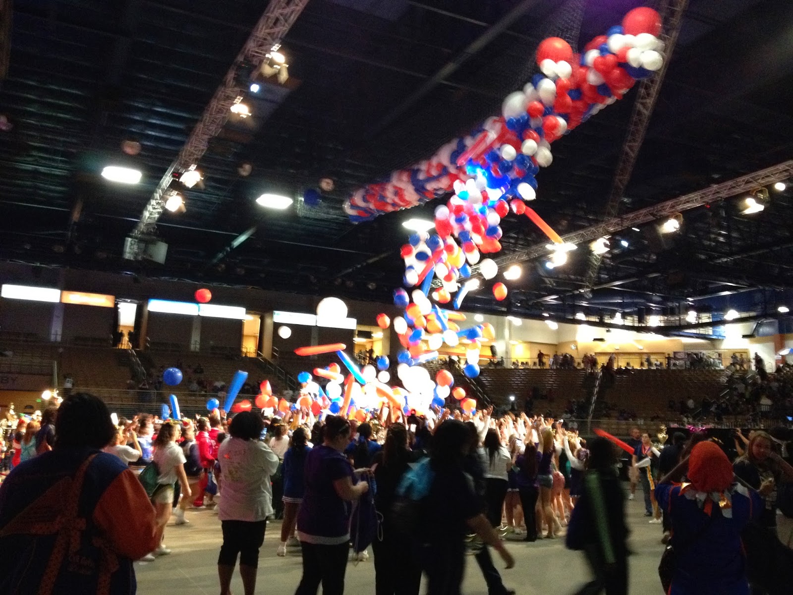 Party People Event Decorating Company: December 2013