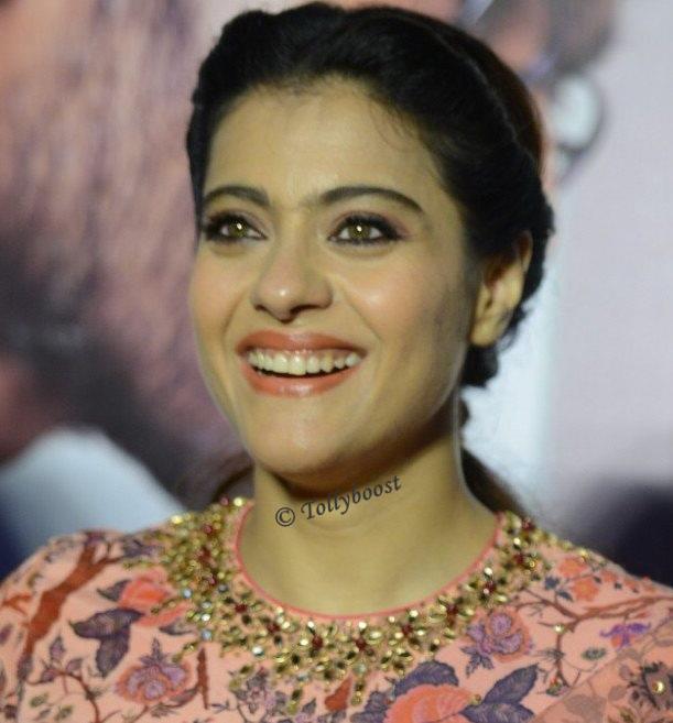 Actress Kajol Mukherjee Smiling Face Closeup Stills Indian Actress ...