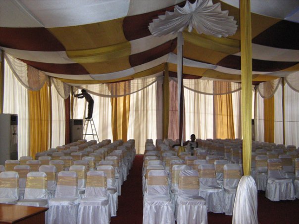 SEWA TENDA DAN PERALATAN PESTA DI BALI: TENDA