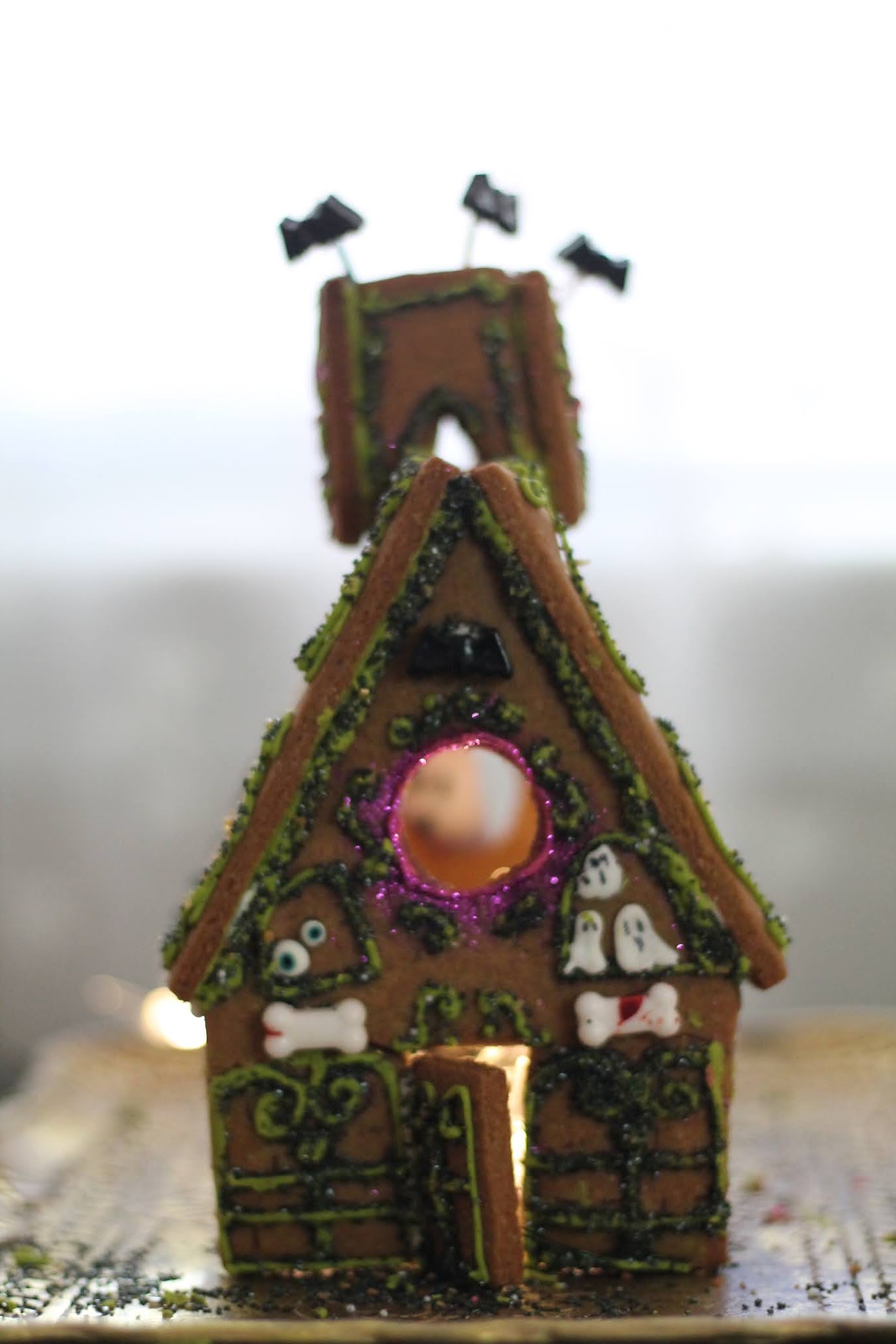 Gingerbread haunted house cookie — The Cookie Couture