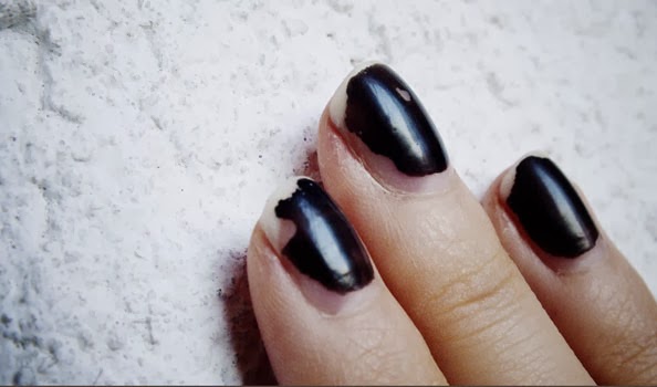 Beauty Daily Tip: How to Quick Fix Chipped Nails - The Daily Affair | a ...