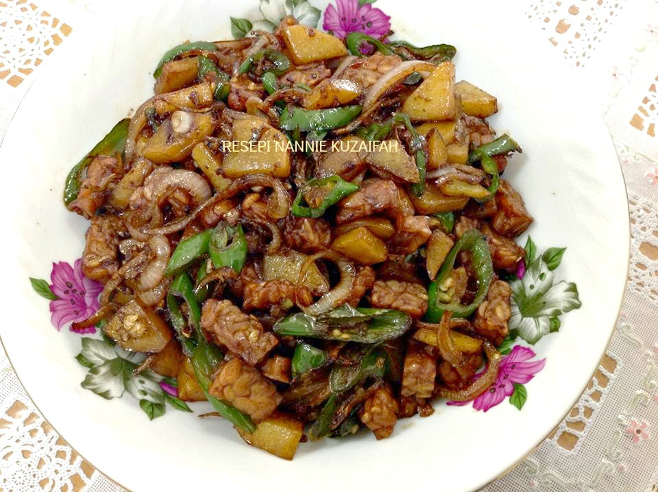 RESEPI NENNIE KHUZAIFAH: Tempe + ubi kentang goreng kicap