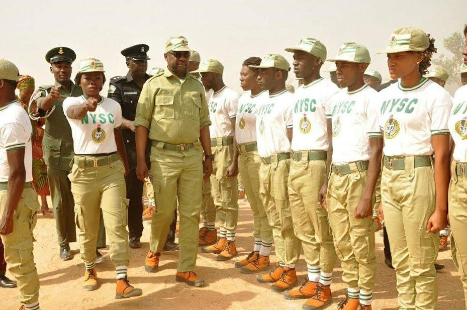 Photos: Niger State Governor, Abubakar Sani Bello dressed in NYSC kit