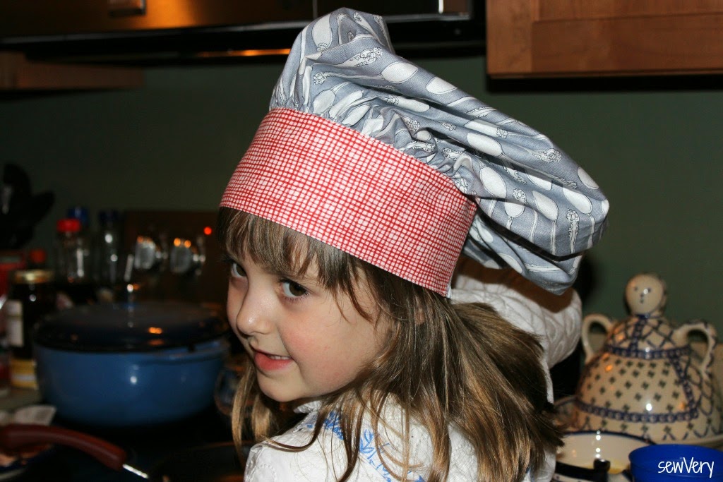 sewVery: A Sunny Apron & Chef's Hat Tutorial