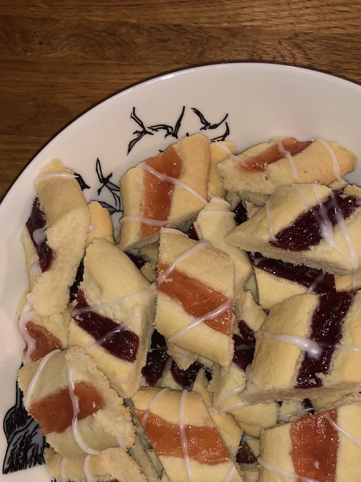 Riian Herkkupuoti: Helpot keksit hillolla