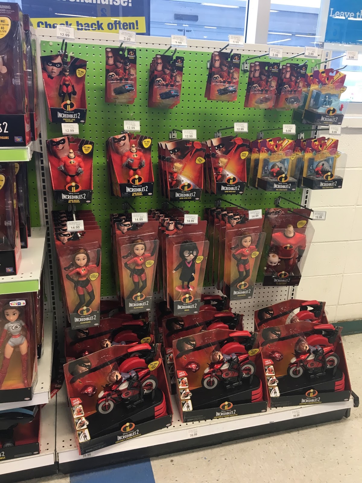 Dan the Pixar Fan: Events: Incredibles 2 Toys Hitting Toys R Us Stores ...